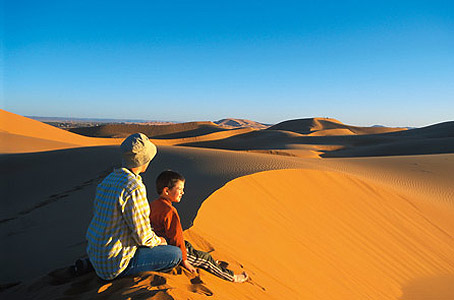 De l'oued Drâa aux dunes de Zireg